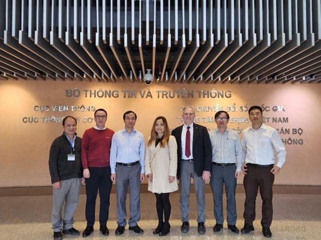 Visiting the Vietnam Ministry of Information & Communication